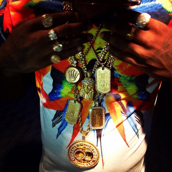 Jewelry watch. Offset of Migos shows off his bling. Rings & chains & thangs. Migos offsetYRN ...