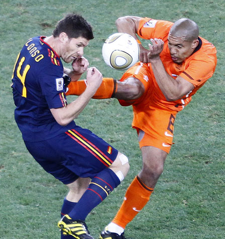 Remember the Nigel de Jong ninja kick from the 2010 World Cup final ...