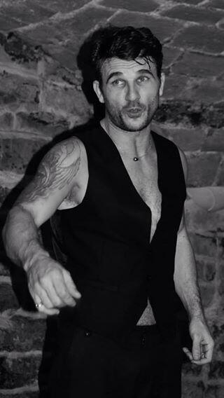 TW Pornstars - 1 pic. Sebastian Barrio. Twitter. "Pour X Raisons" au ...