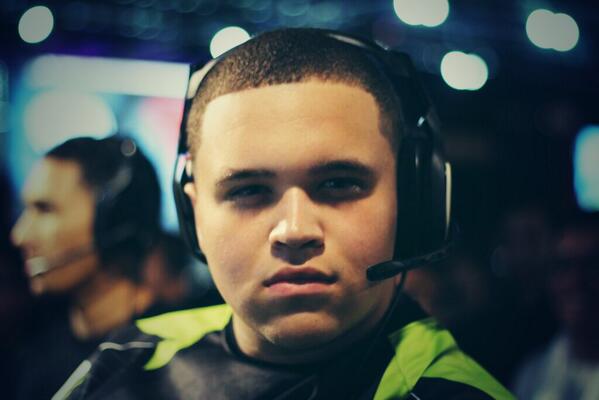 Ridiculously photogenic MBoZe : r/OpTicGaming