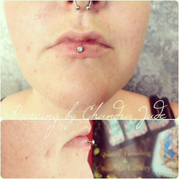 Vertical Labret Retainer