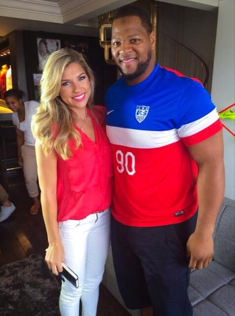 Melanie Collins Yahoo