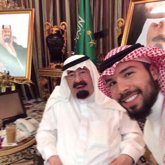 هاشتاق السعودية On Twitter صورة صورة سيلفي حديثة لخادم الحرمين