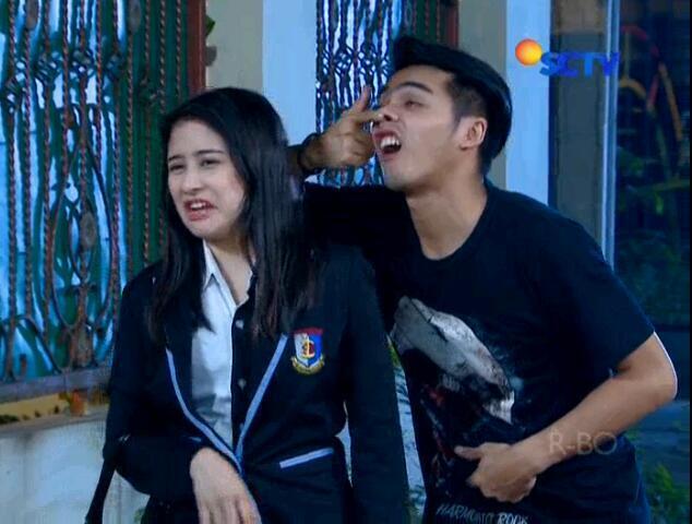 Calista Azalea Raisa on Twitter: "Wkwk sumpah galang jail banget =D RT"@OFC_DigoSisi: Sisi dan ...