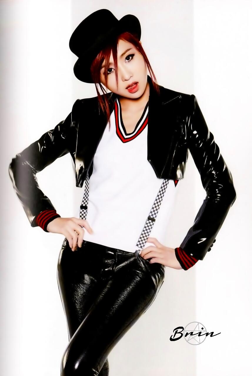 2ne1 Crush Minzy