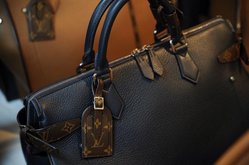 Louis Vuitton Customer Profile | semashow.com