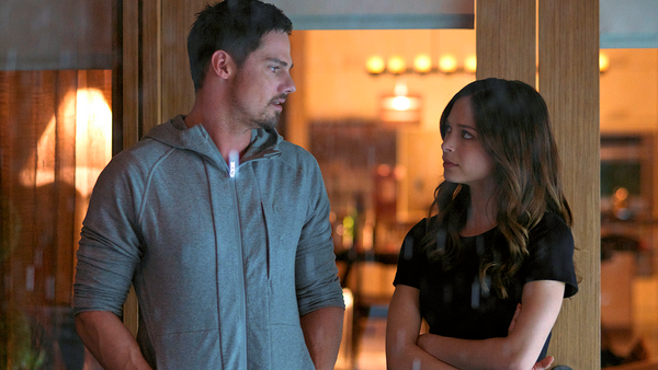 Jay Ryan Relationship