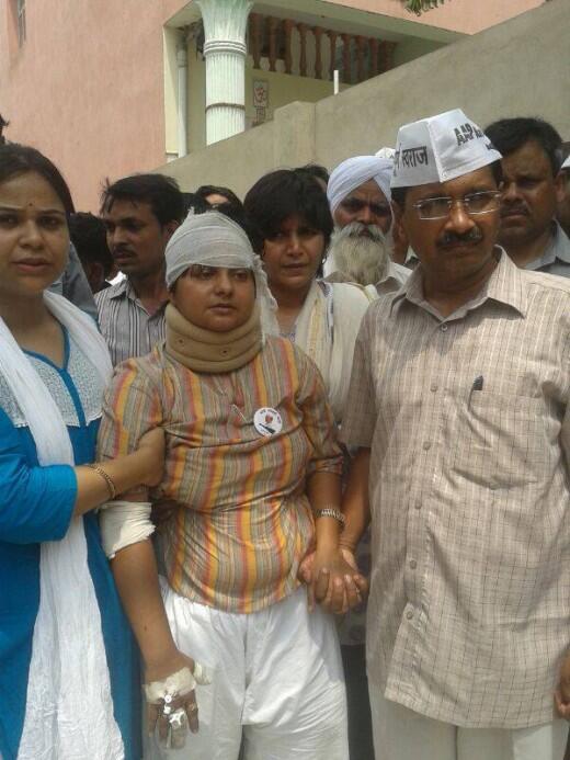 Shweta Pathak, AAP LS candidate of Buxar, Bihar with ArvindKejriwal in ...