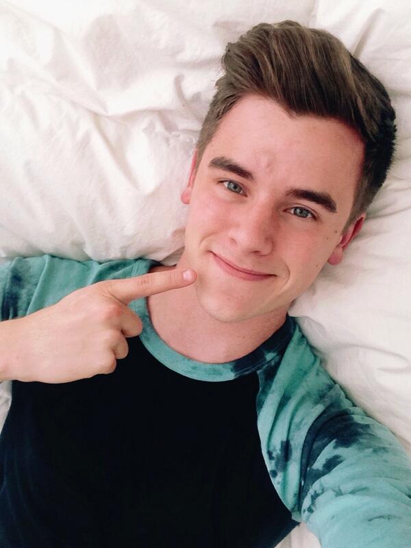 Connor Franta 2022