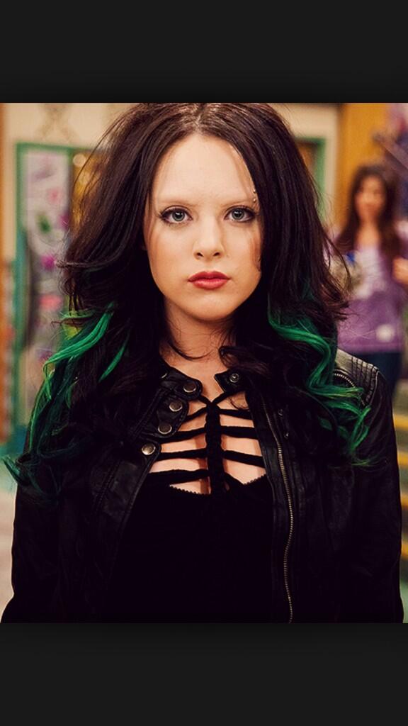 Jade Victorious No Eyebrows