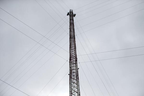 High-frequency traders buy NATO microwave towers to trade at even ...