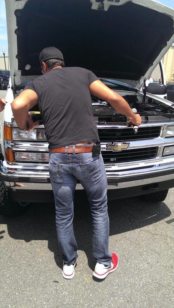 Cadillac Jack on Twitter: "2 more Luke Bryan butt shots from our day together today. Awesome ...
