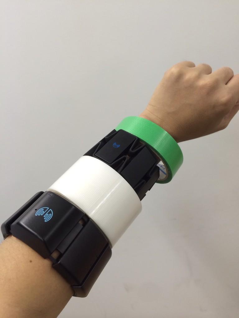 GOROman on Twitter: "Myo 使用例 http://t.co/xsYAqVKppq"