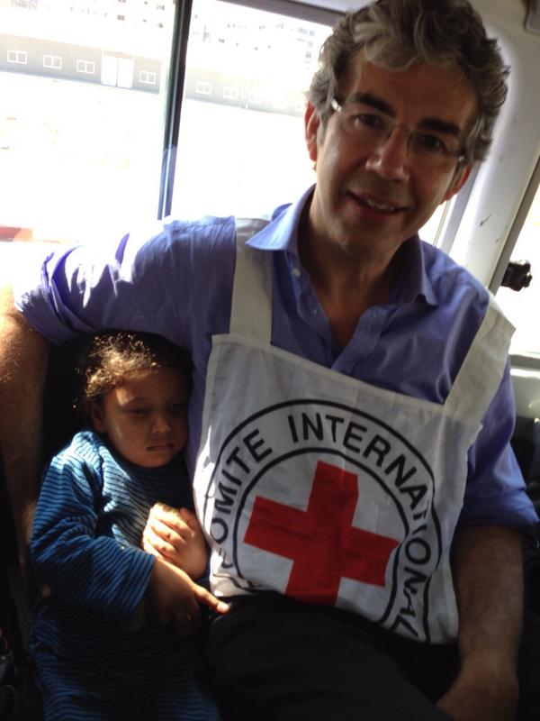 Gaza: Hala is out of Gaza with british doctor David Nott