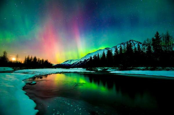 PHOTOS: A photographer captures some of the rarest colors of aurora ...