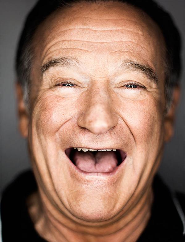 Robin Williams Laughing