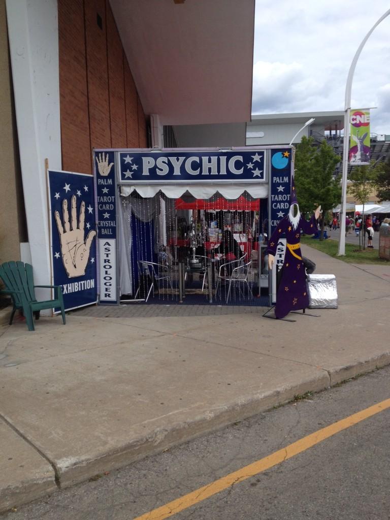Momin Qureshi on Twitter: "Man just walked up to psychic booth. Women at booth says "hi, what ...
