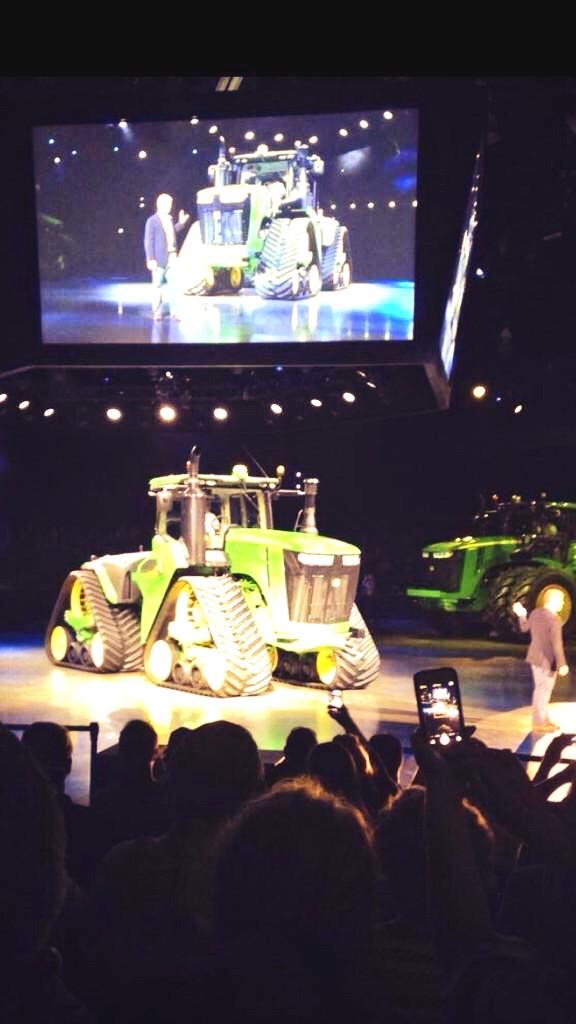 The new John Deere "Quad" Tracked Tractor : r/farming