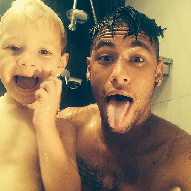 Neymar Shower