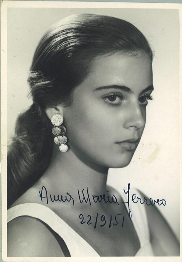 Classify late Italian actress Anna Maria Ferrero