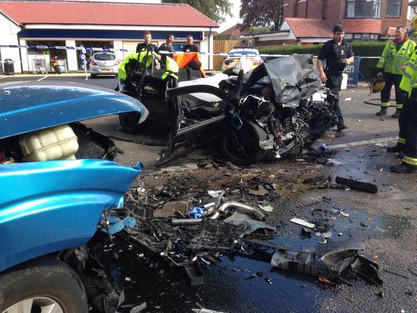 Eye witnesses rush to passengers aid after car smash - ITV News