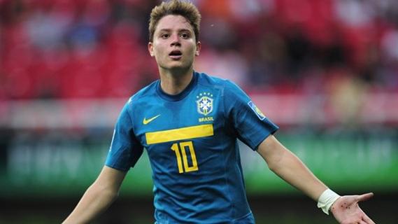 Leeds signs Brazilian starlet Adryan on loan from Flamengo. : r/soccer