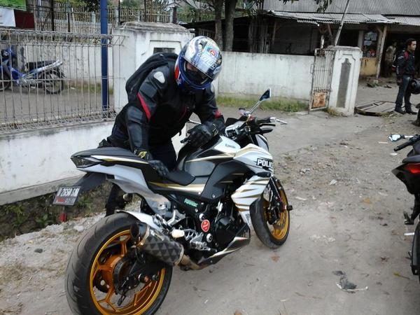 Kawasaki Z250 Modifikasi Touring