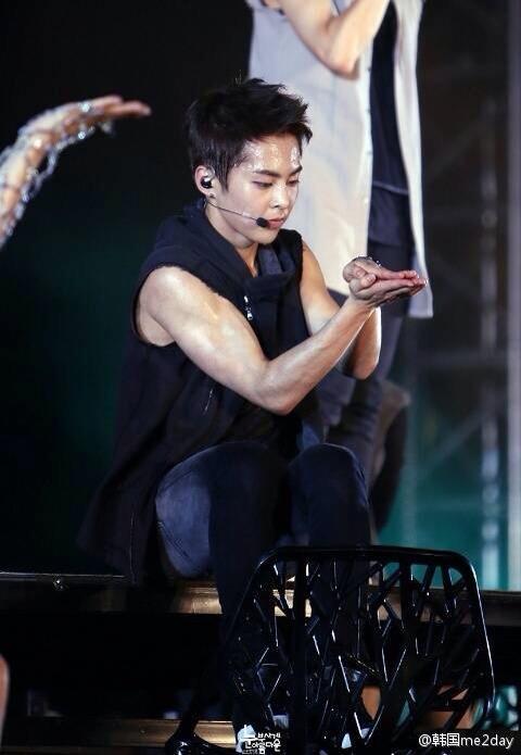 Xiumin Muscles Here Are The EXO Members' True Personalities According