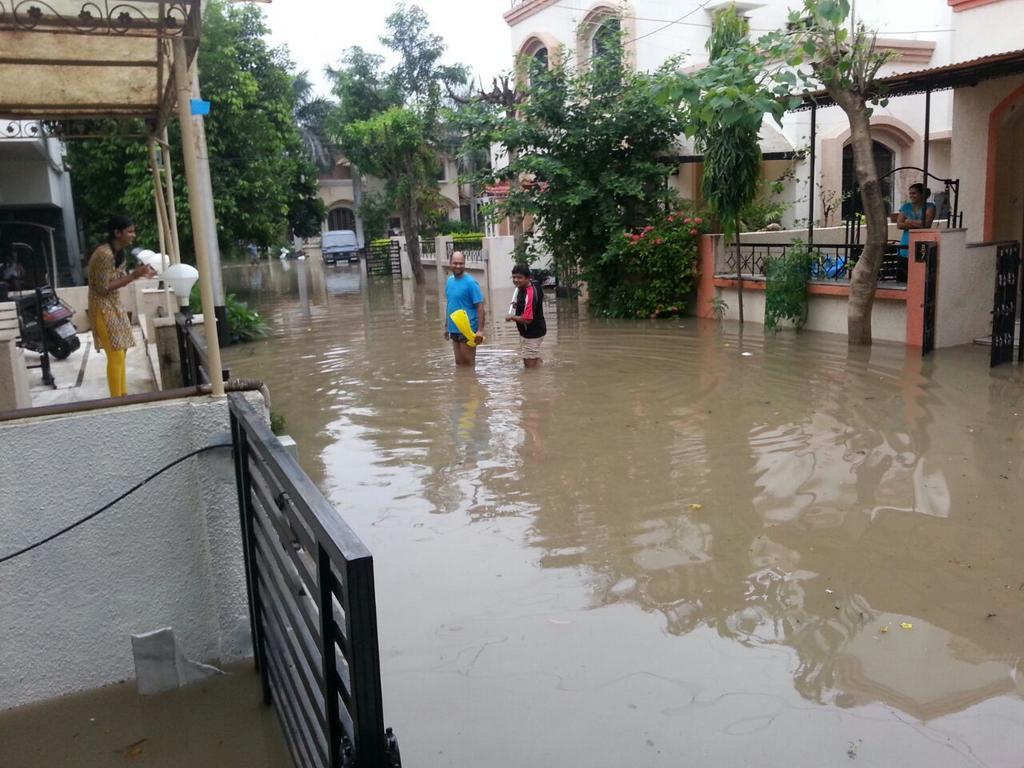 Vadodara flood update: Aajwa gates closed, Vishwamitri level starts ...
