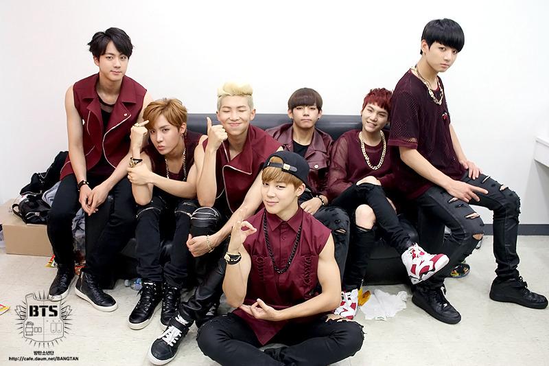 BTS A.R.M.Y on Twitter: "[STAFF DIARY] 방탄소년단 Danger 2주차 현장 @BTS_twt #BTS http://t.co/ubO8xTSnUn ...