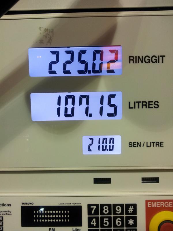 Harga minyak naik, ramai kongsi gambar di stesen minyak ~ Macam2