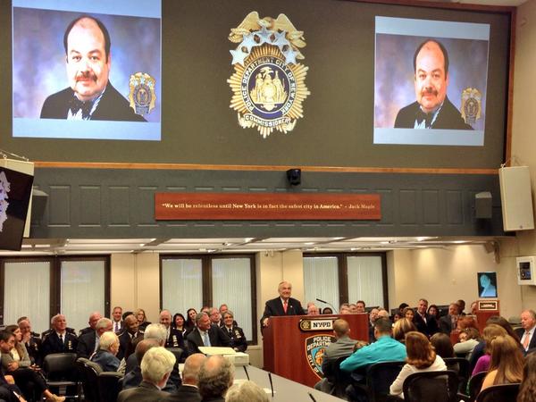 .CommissBratton reminisces about Jack Maple at CompStat center ...