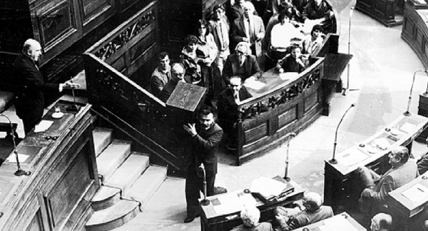 Στα σαράντα του ΠΑΣΟΚ « Οι λέξεις έχουν τη δική τους ιστορία