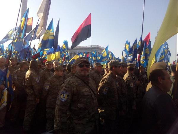 Ukraine: Thousands of far right supporters mark anniversary of ...