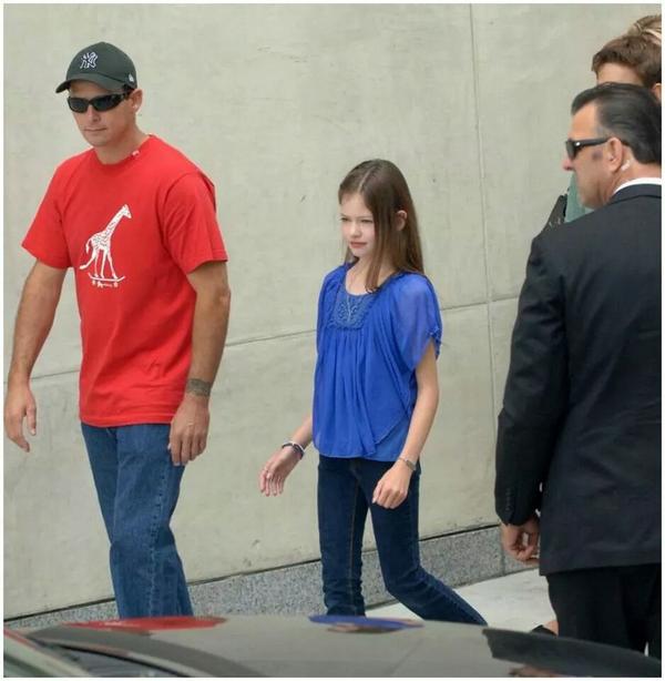 Mackenzie Foy And Parents