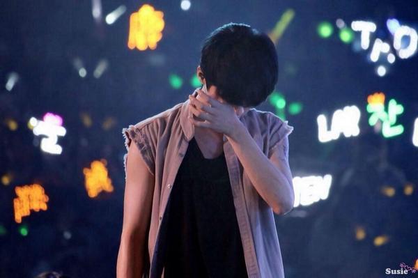 Exo Luhan Crying