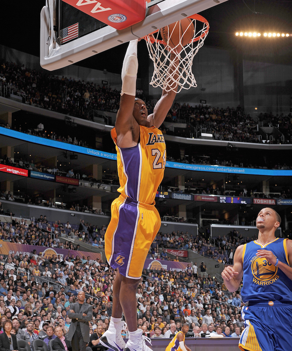 VIDEO: Kobe Bryant gets a steal off Steph Curry and throws down an old ...