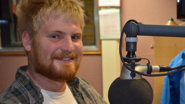 Classify Welsh folk band 'Calan'