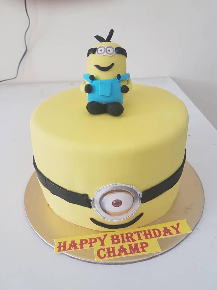 Minion Superman Cake
