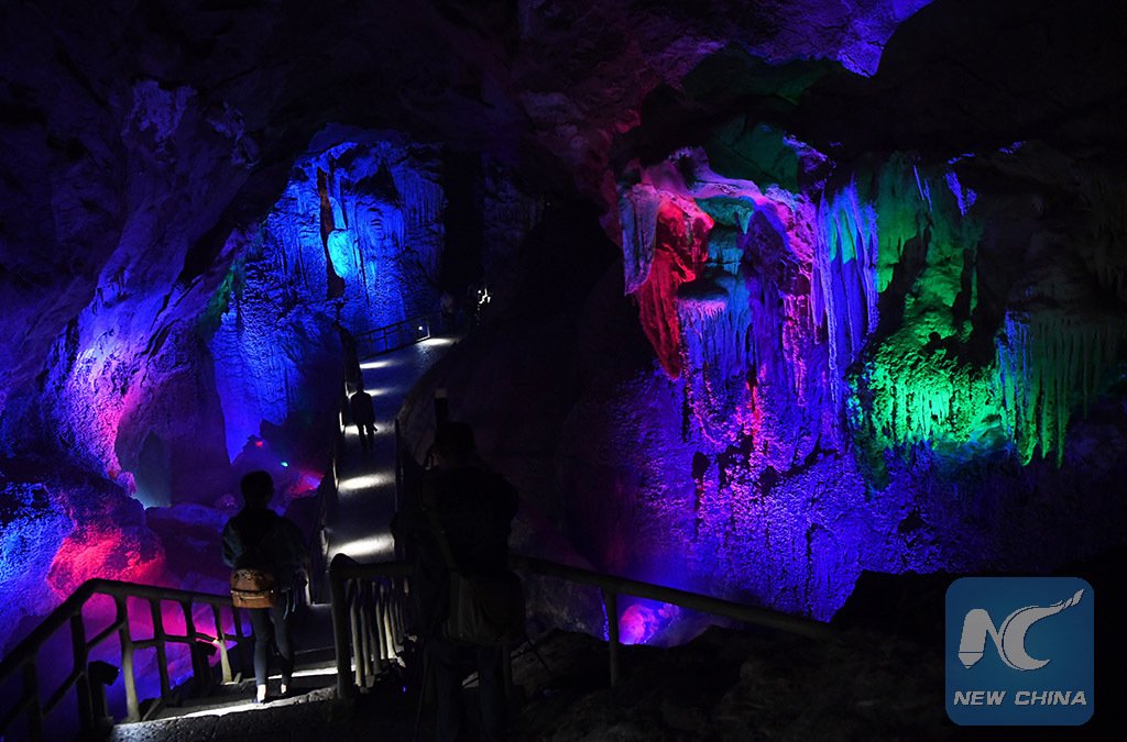 Splendid and mysterious! Come to the Furong Cave in Wulong of SW China ...
