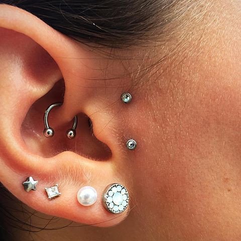 Vertical Tragus Piercing