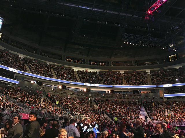 It is a capacity crowd at T-Mobile Arena for UFC 207. | Arash Markazi ...