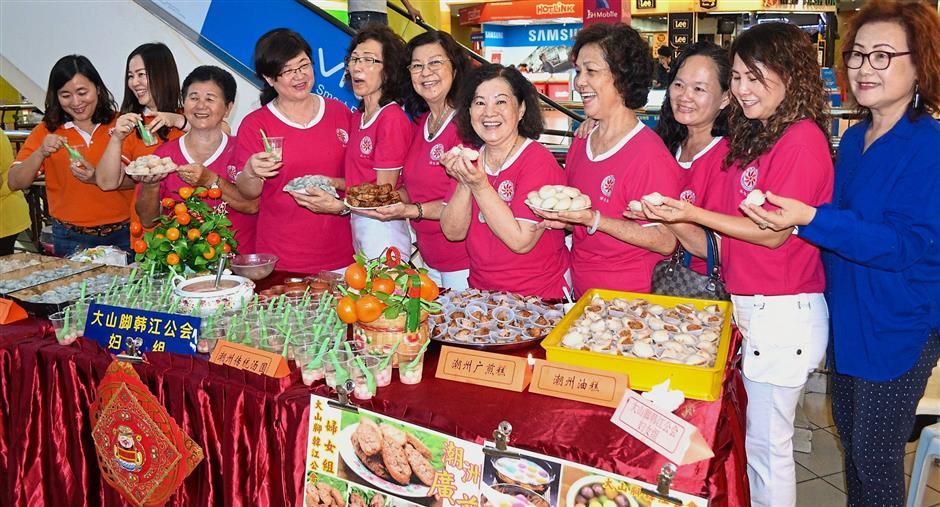Big Crowds Pack The Summit Bukit Mertajam