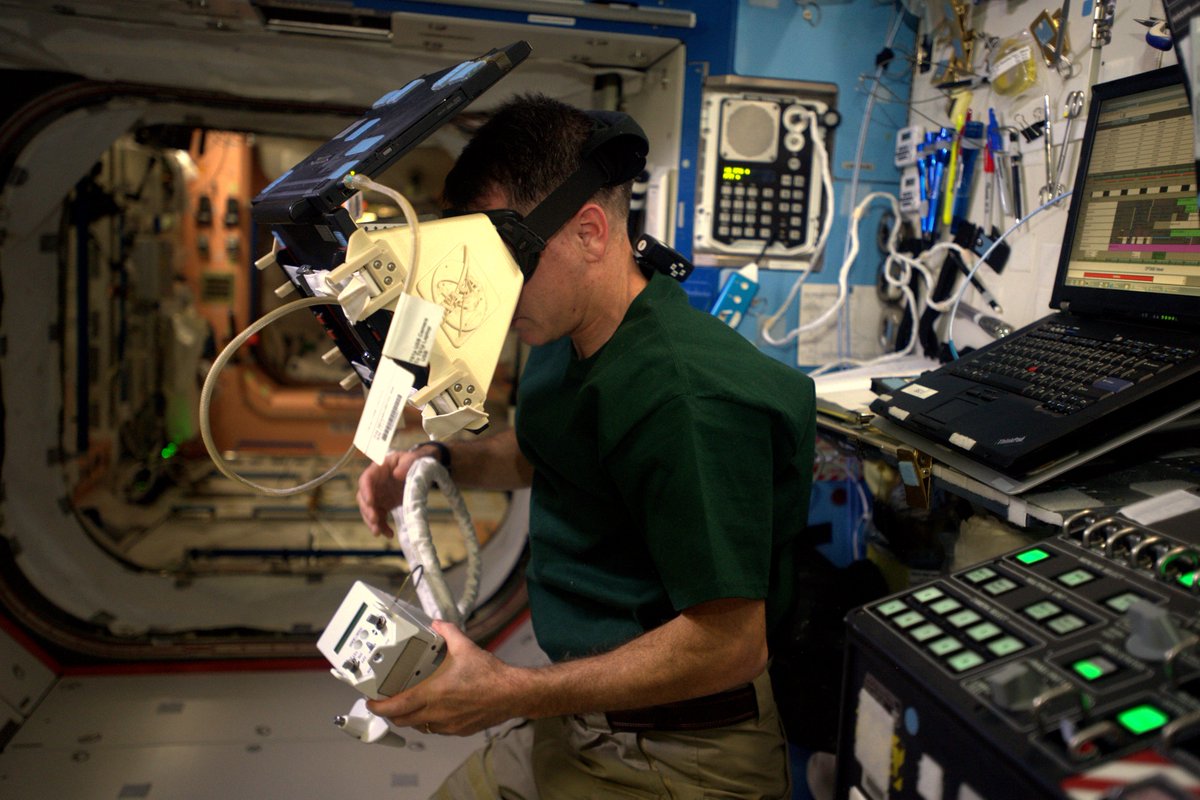 Training for a spacewalk self-rescue with mini jet-packs? Use VR! doing ...