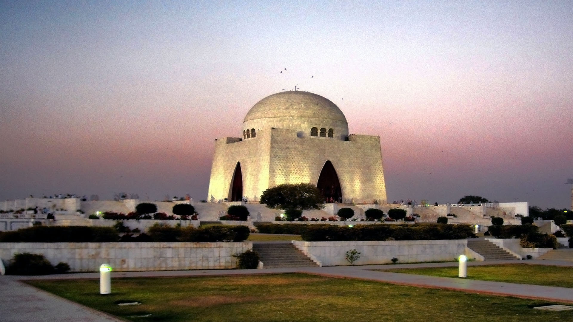 Mazar E Quaid