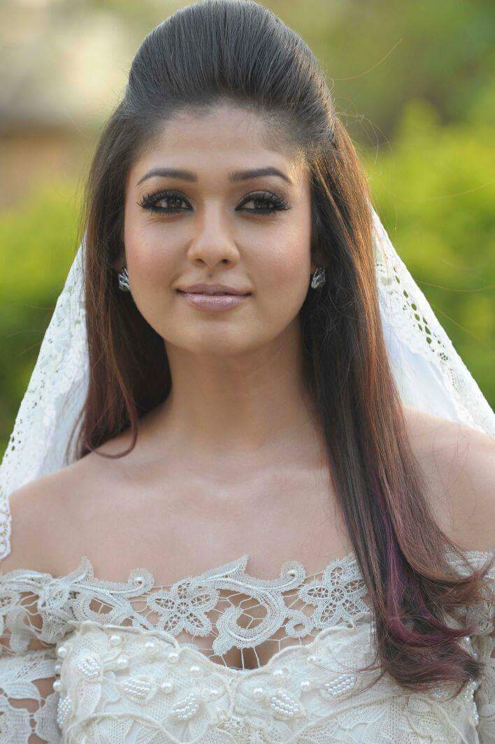 Raja Rani Nayanthara Dress