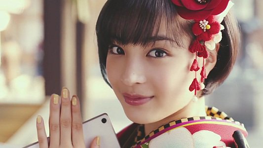 kooss公式 編集室(run) on Twitter: "広瀬すず出演 FFBE公式CM＆メイキング キングスグレイブFFXV 参戦篇他計4本配信。📺 広瀬すず、初詣で「今年も、いっぱい遊ん ...