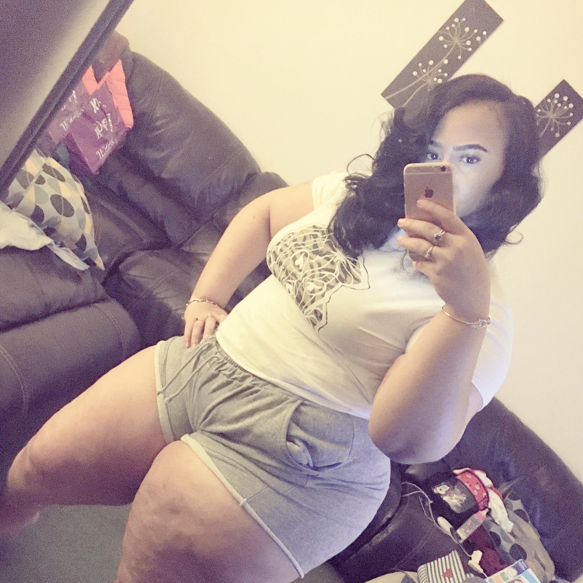 Issy Kior on Twitter: "🙄😫😏😘 https://t.co/TDpIyoOqZx" / Twitter