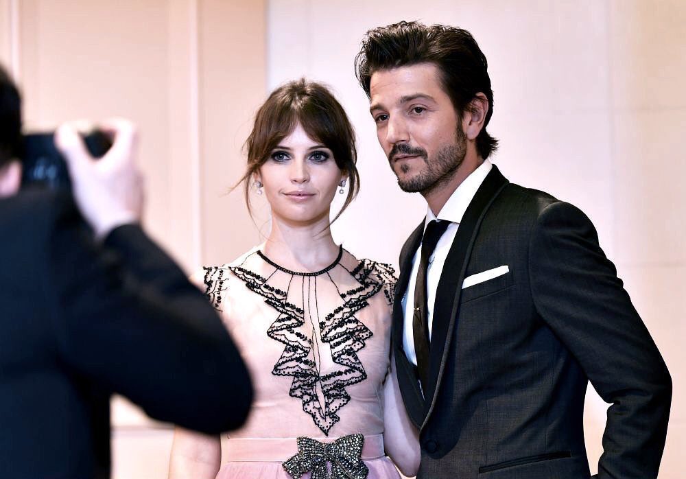 Felicity Jones Golden Globes