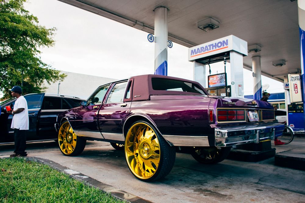 Box Chevy On 30 Inch Rims